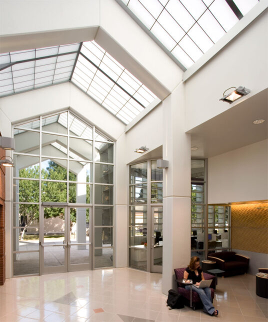 The Benefits of Optimized Daylighting for Your Building | Kalwall